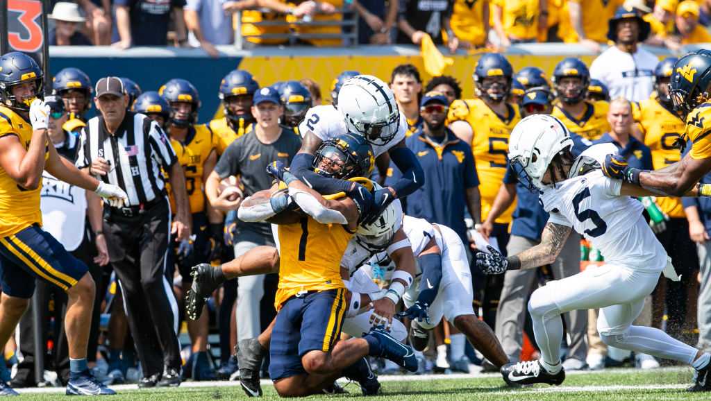 Penn State football's K.J. Winston named Chuck Bednarik Player of the Week