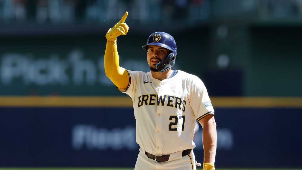 Willy Adames ties MLB record on birthday in Brewers win