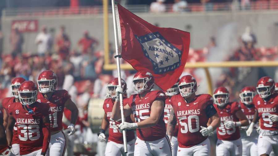 Razorbacks outlast Auburn in SEC opener