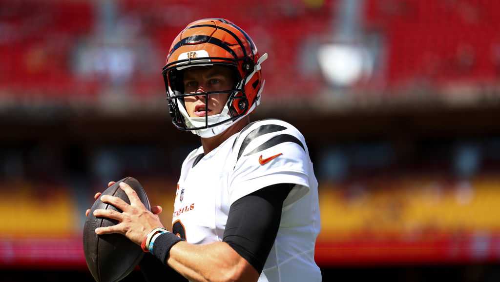 Joe Burrow throws first touchdown pass of the season