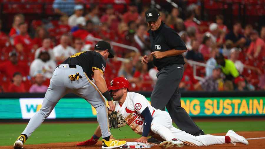 Lance Lynn keeps Pirates' bats quiet in 3-1 win for Cardinals