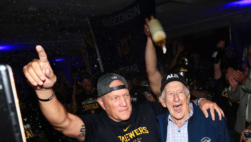 'He was Brewers baseball': Former players discuss Uecker's impact