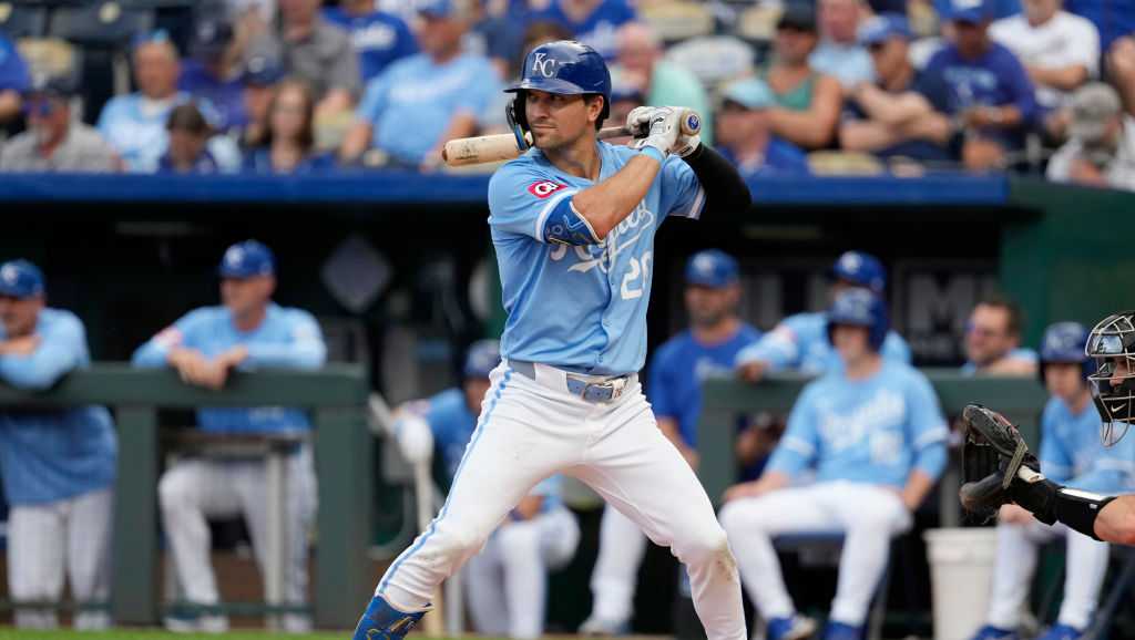 Royals trade: Adam Frazier returns to Kansas City