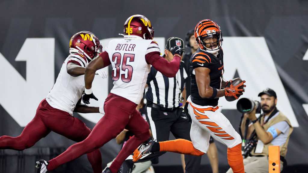 WATCH: Burrow tosses 100th career touchdown pass on 41-yard strike to Chase