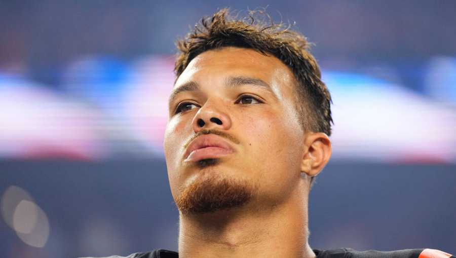 Bengals tight end Erick All Jr. exits game against Raiders with knee injury