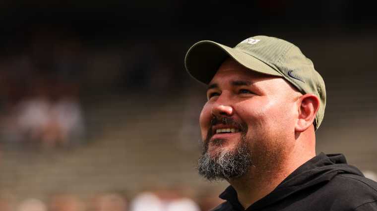 Penn State football's tight ends coach Ty Howle leaving for Virginia ...