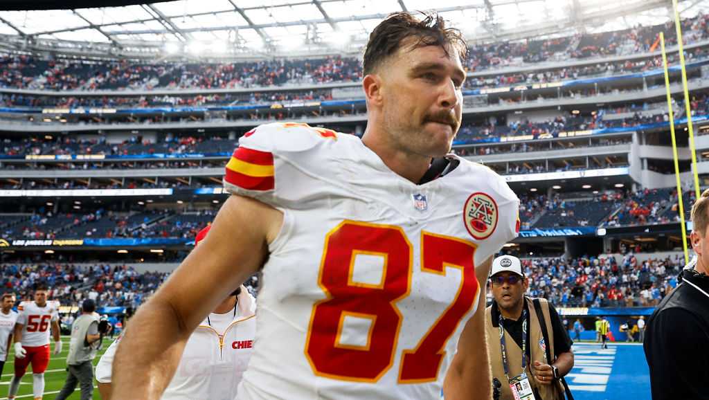 Travis Kelce breaks Chiefs record in win against Chargers