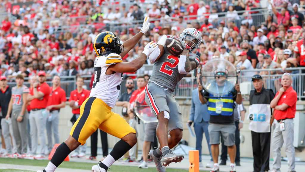Ohio State crushes Iowa to drop Hawkeyes to 3-2