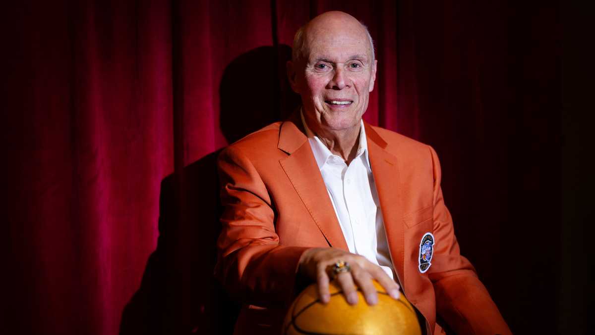 Bo Ryan inducted into Naismith Memorial Basketball Hall of Fame