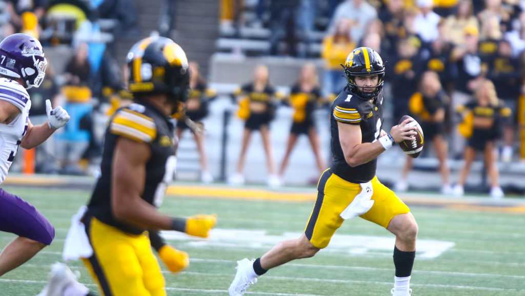 Iowa football: Brendan Sullivan to start Saturday against Wisconsin