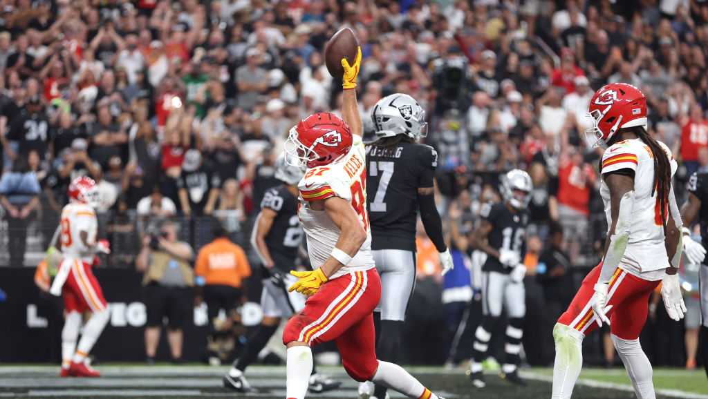 Chiefs vs. Raiders: D.J. Humphries signing official