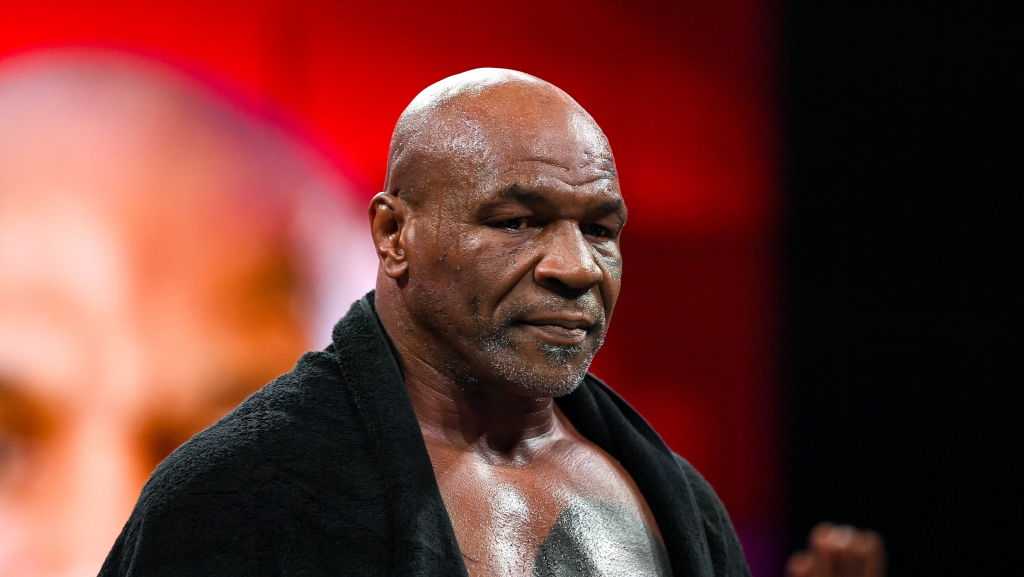 Mike Tyson returns to professional boxing 19 years after his last bout