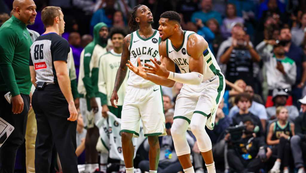 Referees admit late foul shouldn't have been called on Bucks