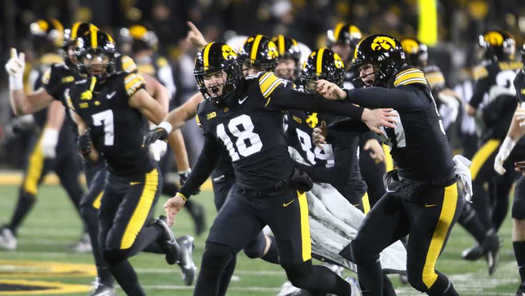 Iowa football: DE Max Llewellyn, K Drew Stevens heroes in the Heroes Game