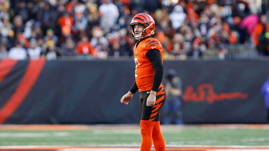Bengals place kicker McPherson on IR with groin injury, add kicker to ...