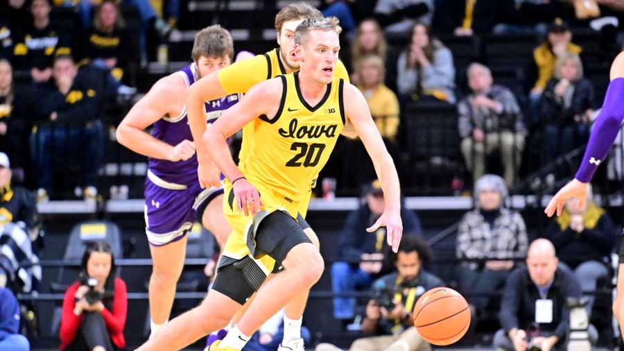 Iowa basketball: Sandfort leads Iowa with 24 points in 95-88 win over Utah