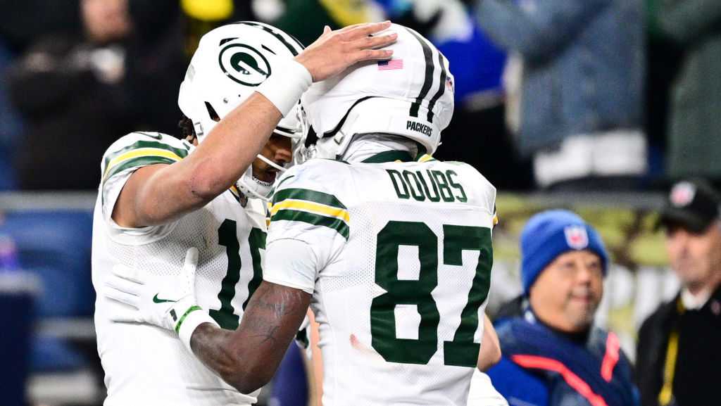 Love and Doubs connect for two touchdowns, Packers beat Seahawks