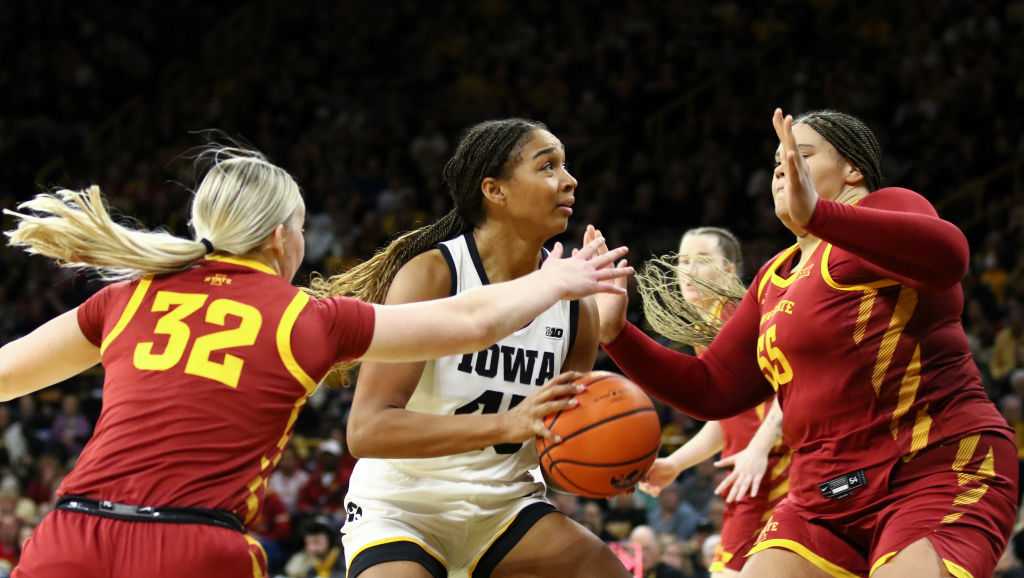 Iowa, Iowa State women's basketball both ranked heading into Cy-Hawk game