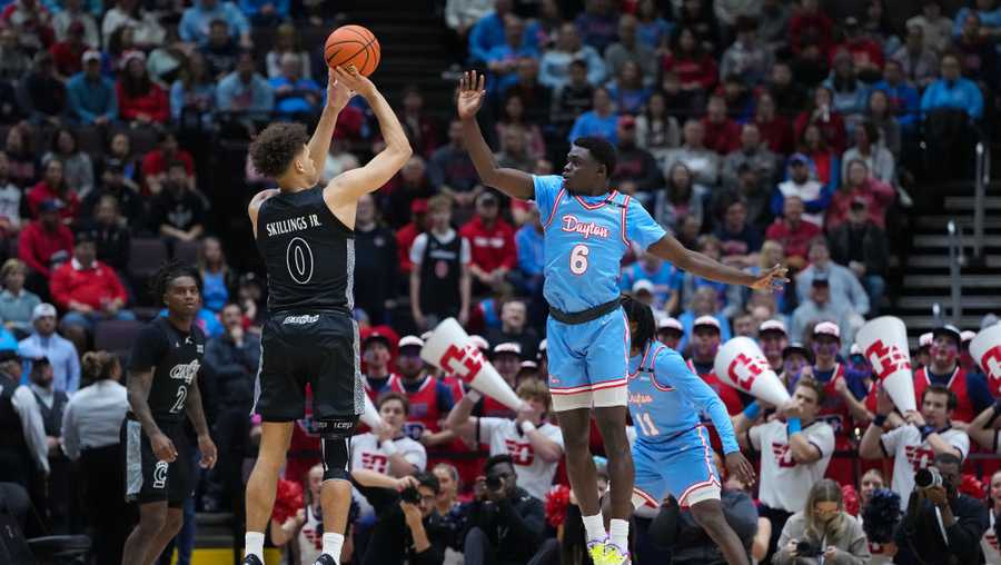 Skillings Jr. leads No. 19 Cincinnati to win over Dayton in top-25 showdown