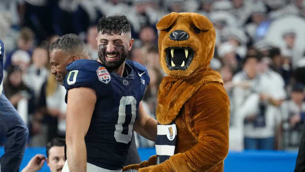 Penn State linebacker Dom DeLuca returning for 2025 season