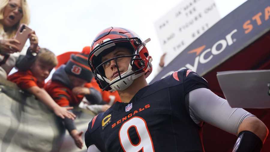 Burrow named AFC Offensive Player of the Month for second-straight month