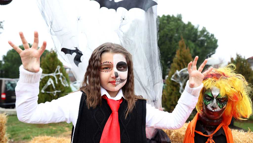 Another central Iowa suburb moves trick-or-treating to Halloween night