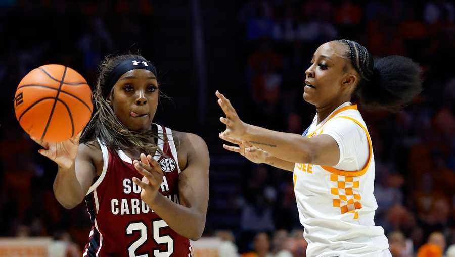 Edwards leads No. 2 South Carolina past No. 18 Tennessee 70-63