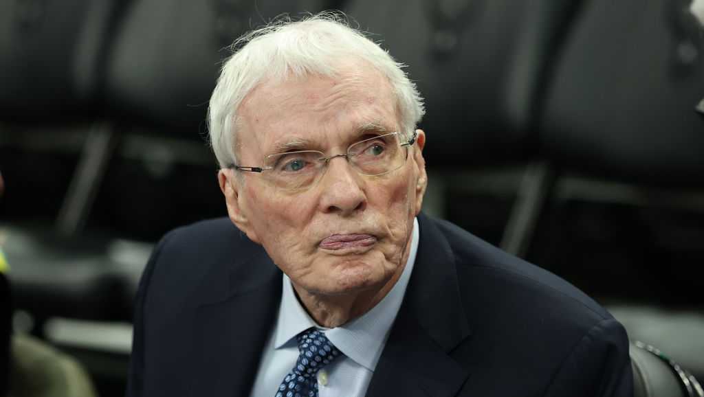 Former Bucks assistant coach Hubie Brown calls final NBA game