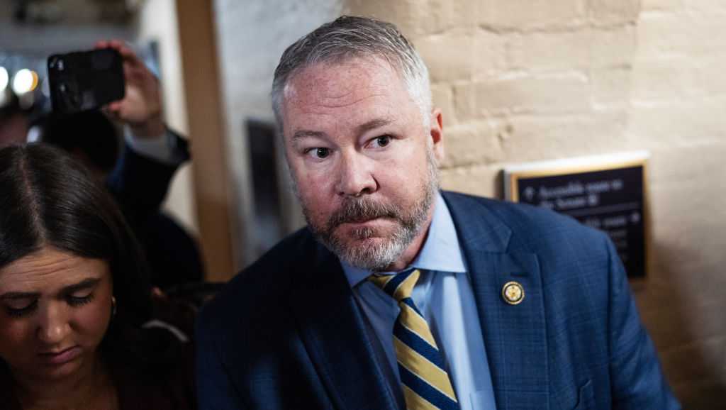 Rowdy crowd packs town hall as U.S. Rep. Davidson takes questions from ...