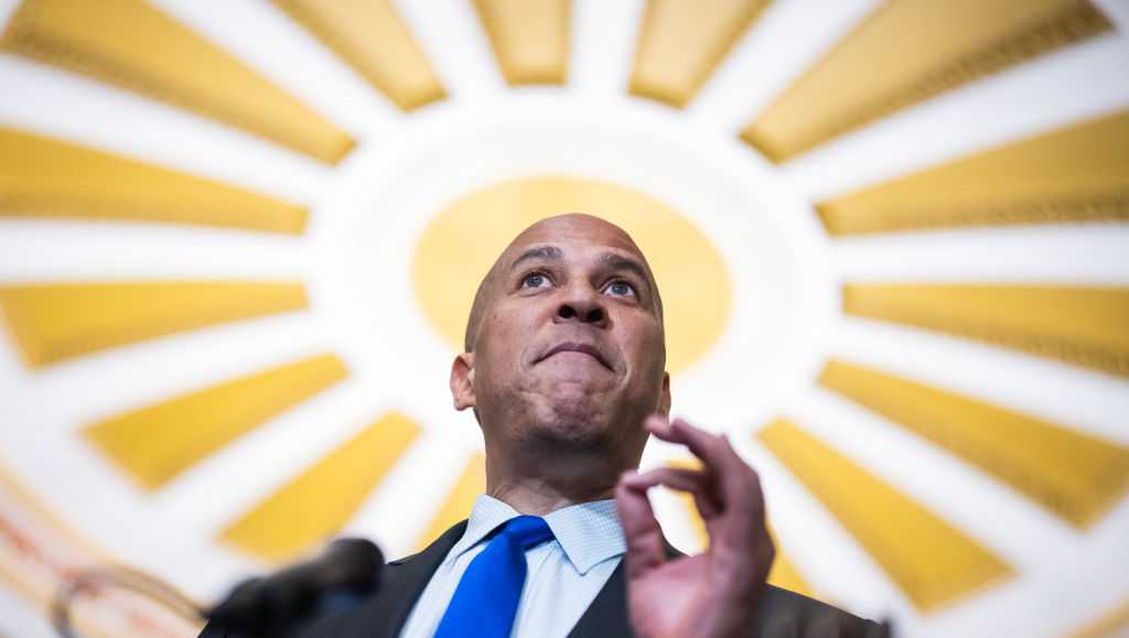 Sen. Cory Booker breaks Senate record for longest floor speech set by ...