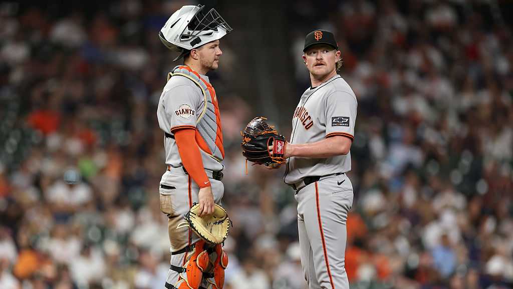 San Francisco Giants celebrate Gold Glove wins for Bailey and Webb