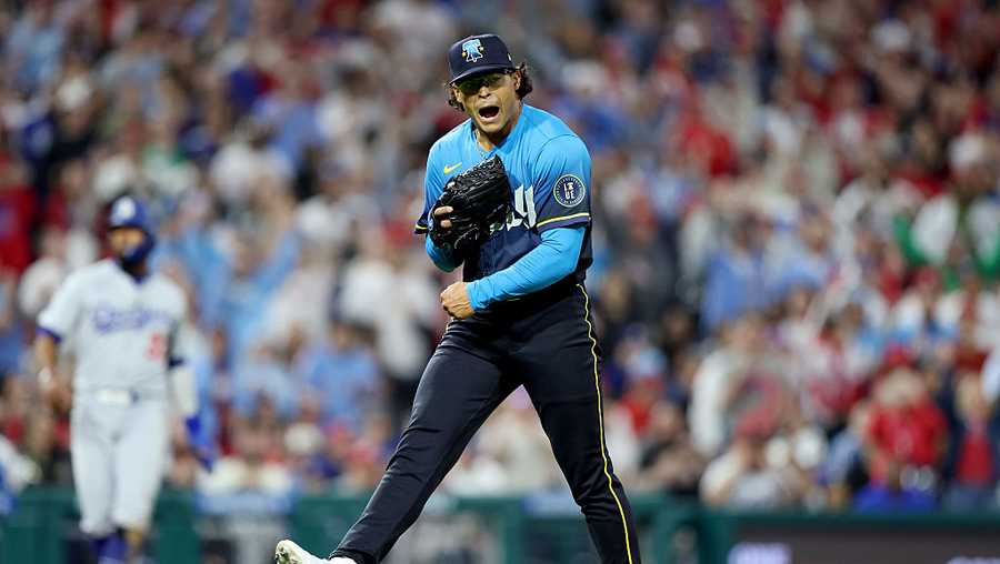 Phillies end Dodgers undefeated streak to begin season 3-2