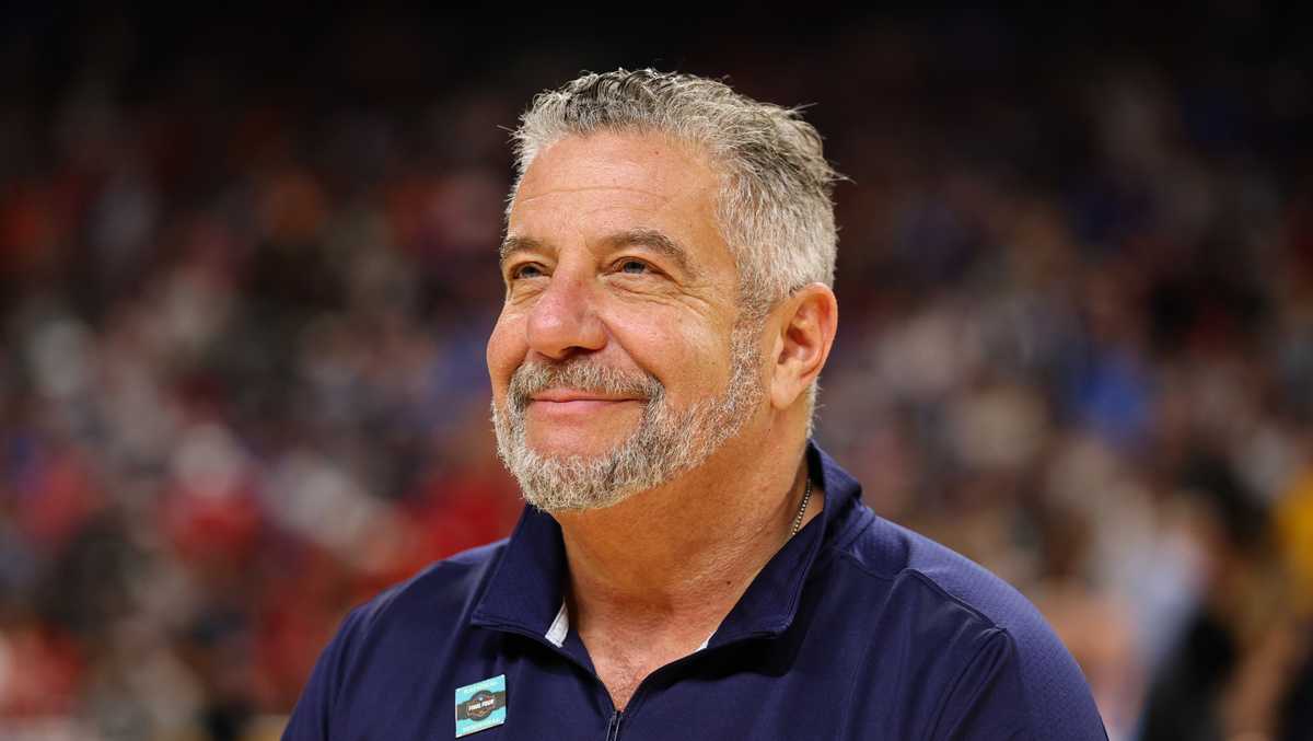 Bruce Pearl joins TNT and CBS Sports to provide NCAA basketball commentary