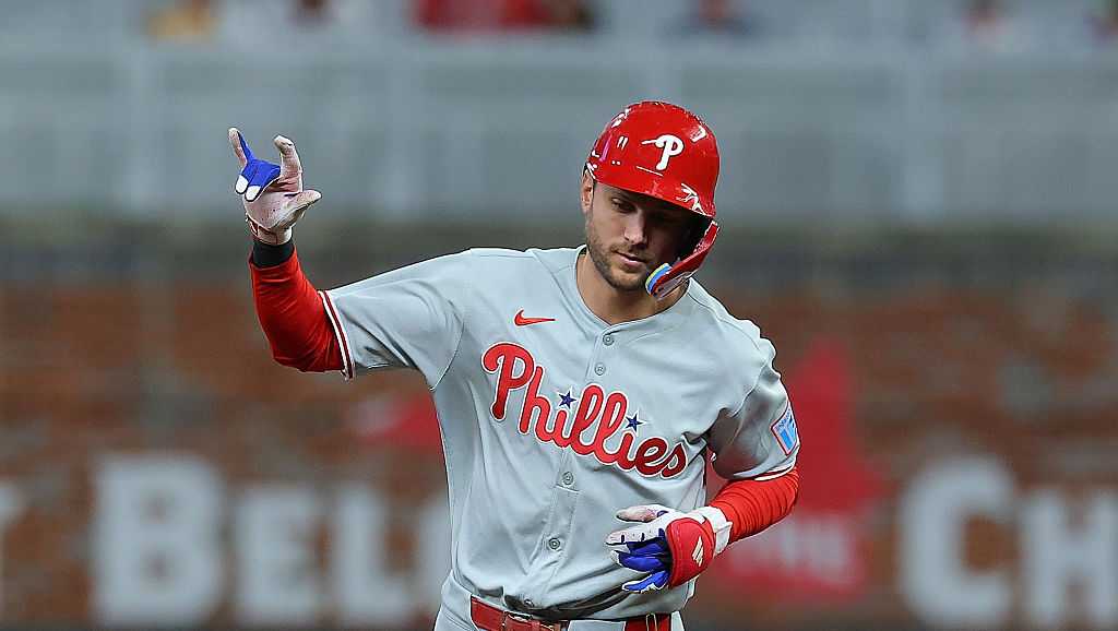 Harper, Turner home runs lift Phillies past Braves, 4-3