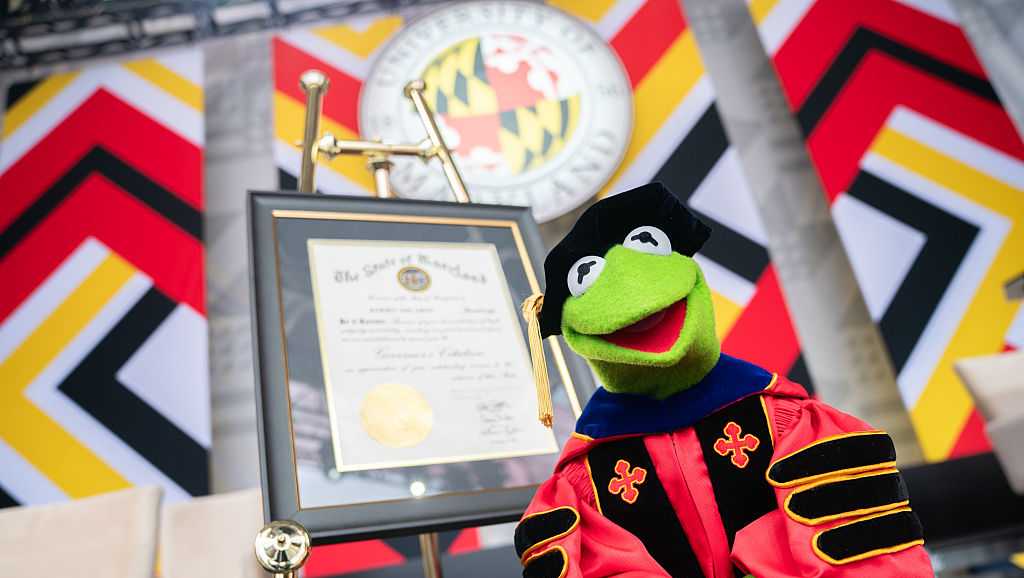 Kermit to UMd. graduates: 'Life is better when we leap together'