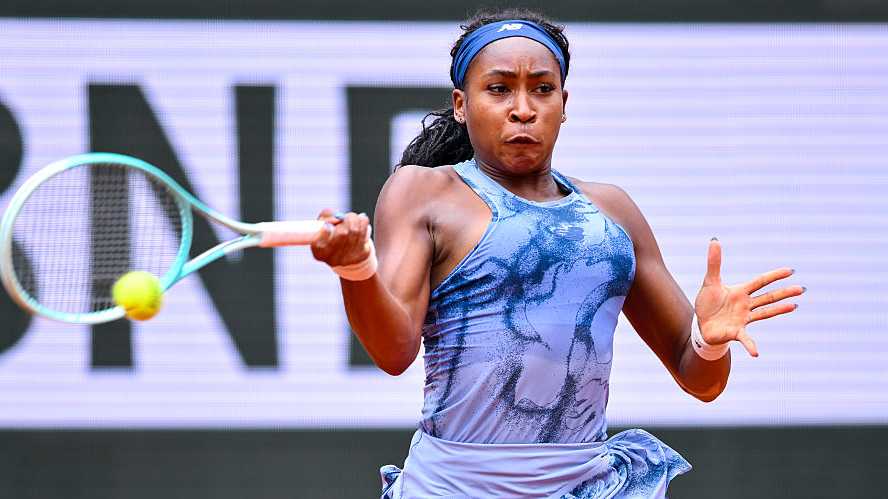 Coco Gauff jokes about forgotten rackets after opening win at French Open