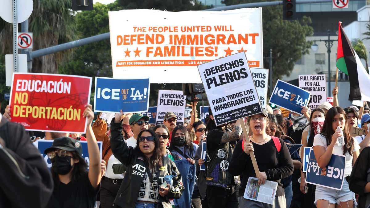 Trump deploys 700 Marines, 2,000 National Guard troops to LA