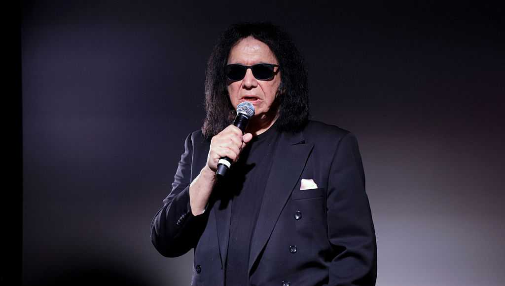 Kiss rocker Gene Simmons recovering after crashing SUV
