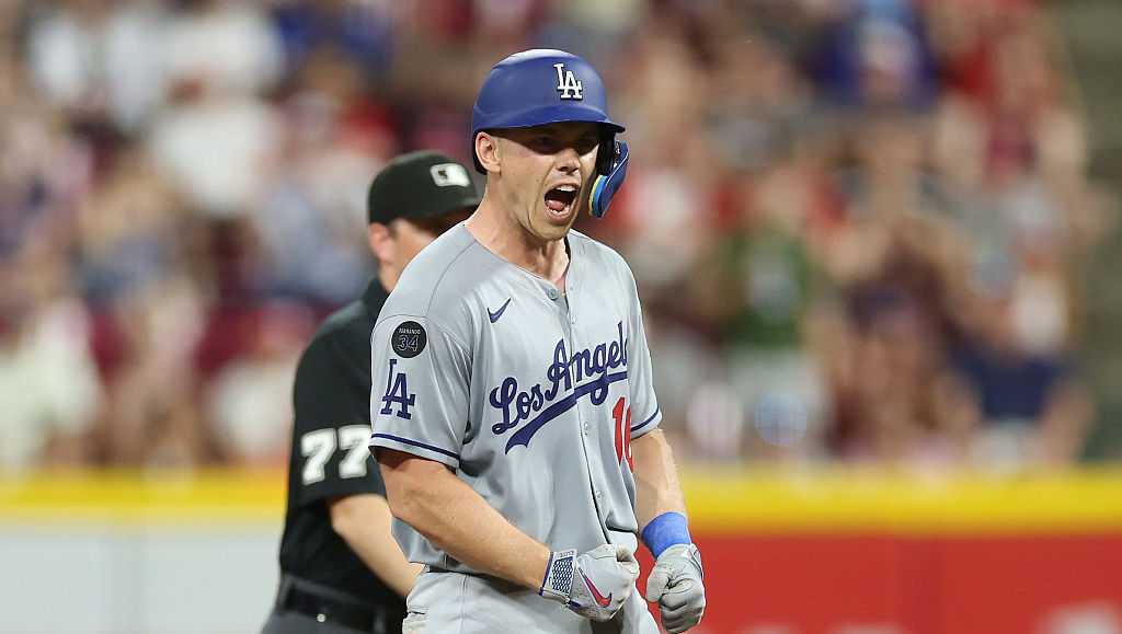 Will Smith’s RBI double in 9th gives Dodgers 5-4 win over Reds