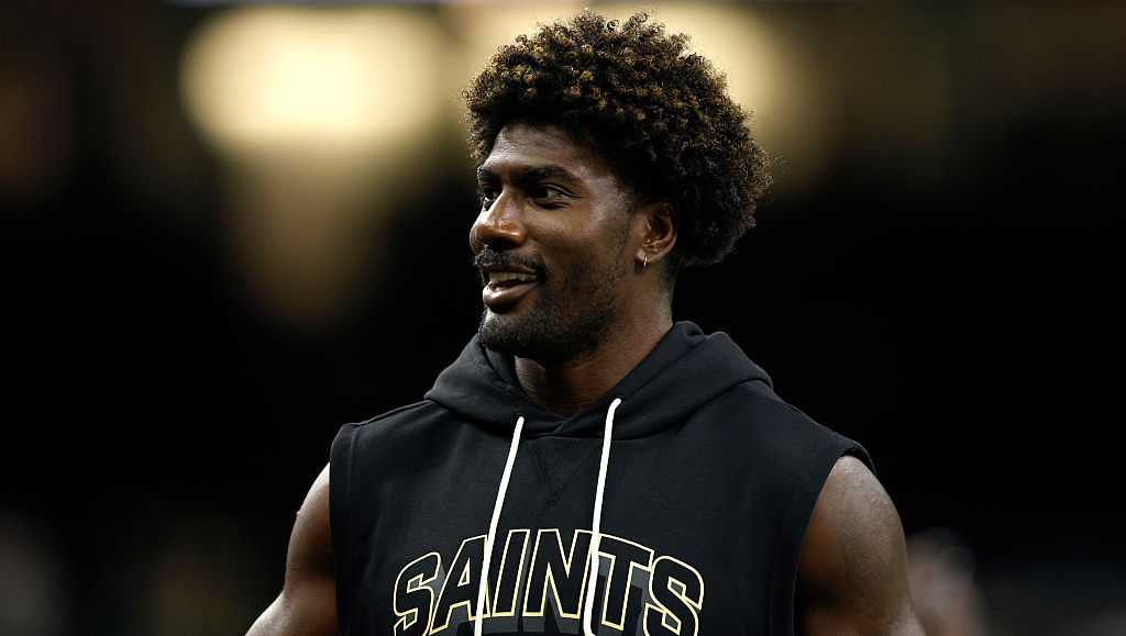 Saints tight end Juwan Johnson wins 2025 Jim Finks Award