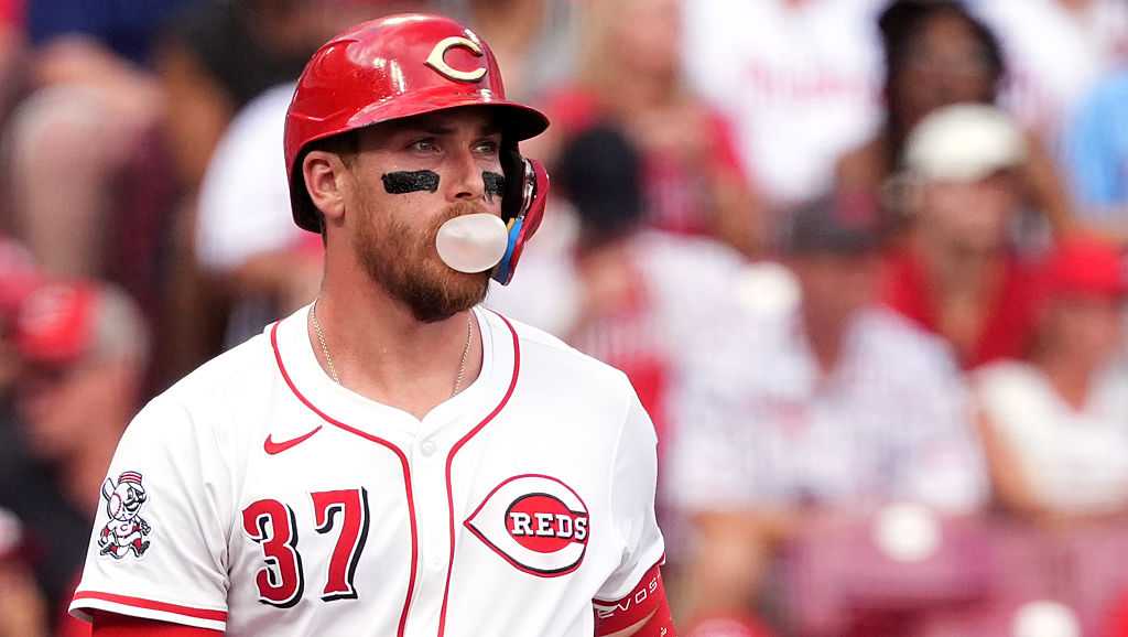 Reds catcher Tyler Stephenson suffers thumb fracture, headed to injured ...
