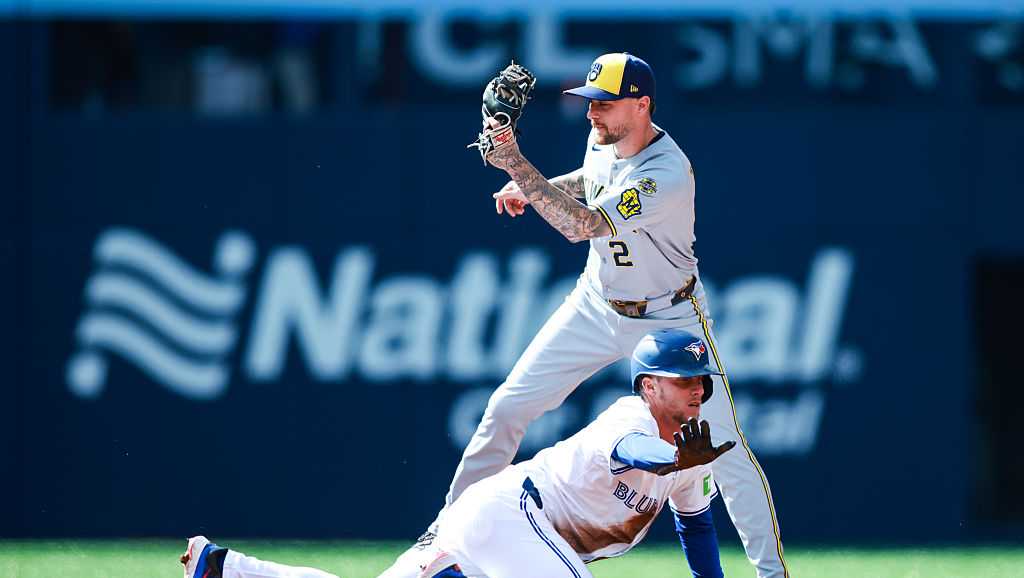 Brewers lose to Blue Jays, unable to complete series sweep