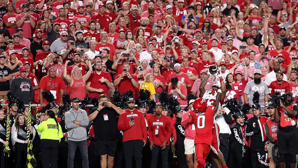Nebraska fans take over Arrowhead Stadium for Cincinnati game