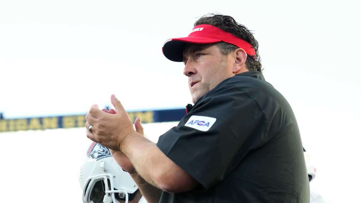 New Mexico Lobo coach Jason Eck named Coach of the Year