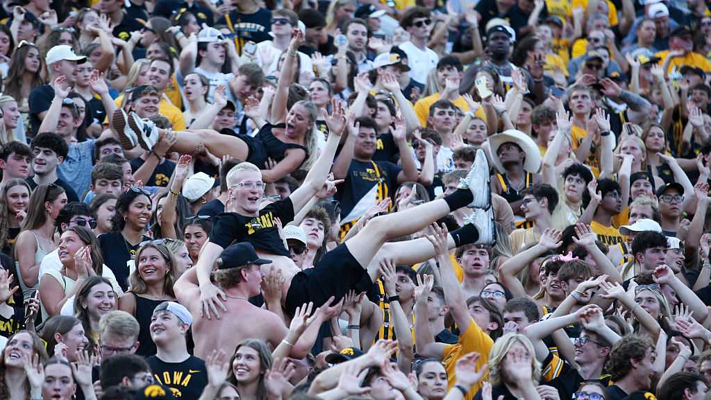 Iowa, Iowa State both claim more than 31,000 in total enrollment