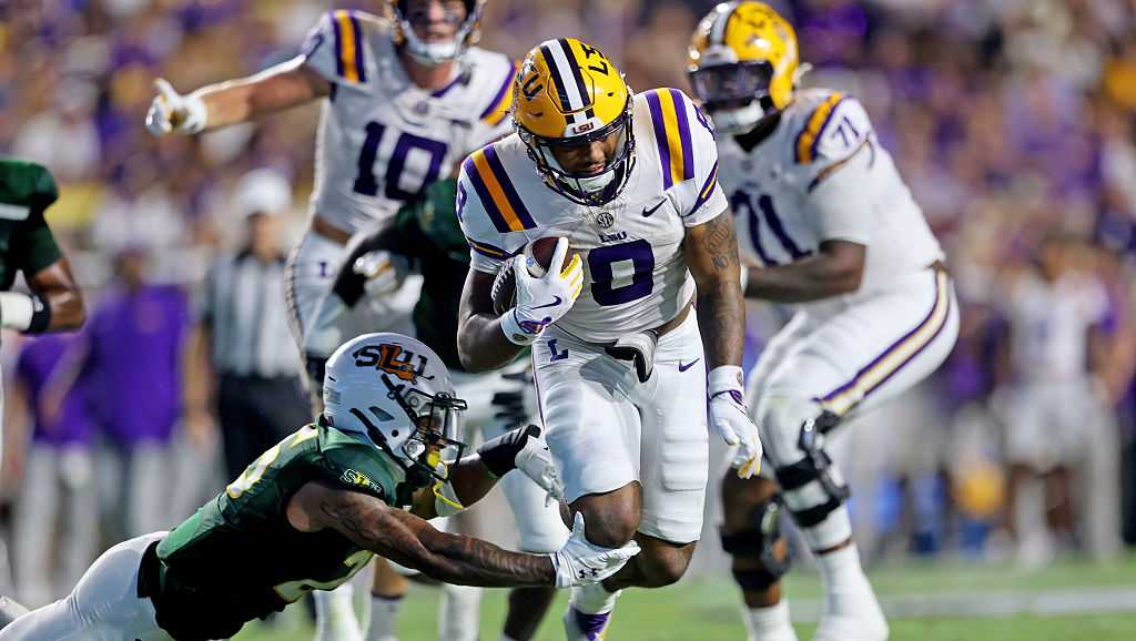 LSU falls to No. 4, despite win against Southeastern Louisiana