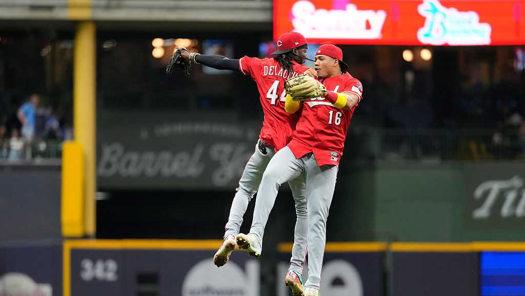 Reds release Wild Card Series roster, lineup for Game 1 against the Dodgers