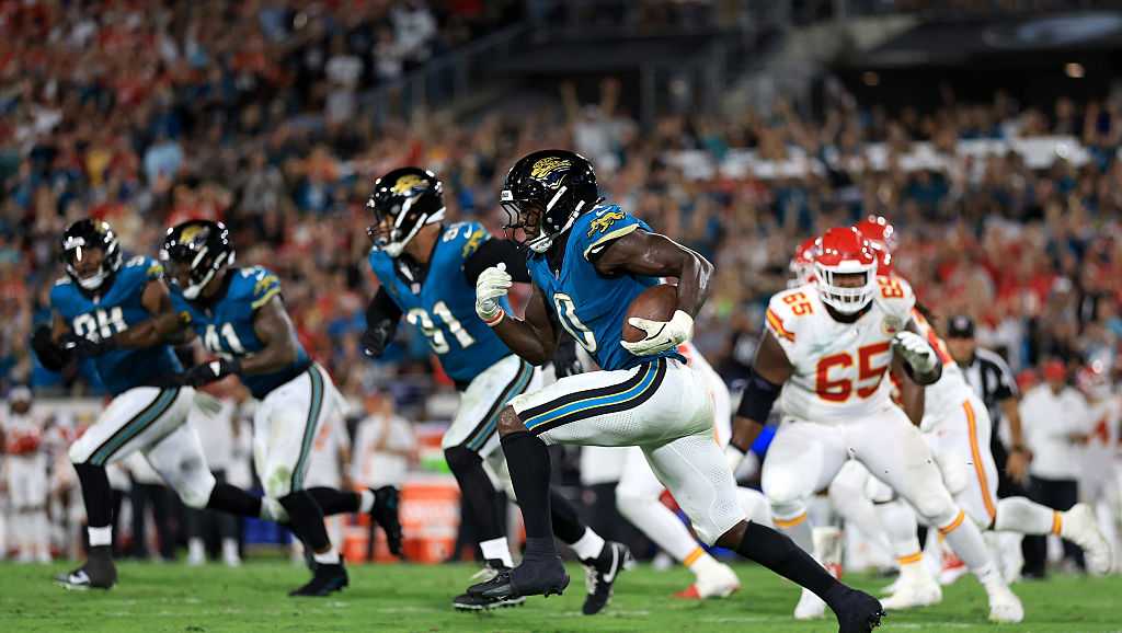 99-yard interception turns tide in Chiefs loss to Jaguars