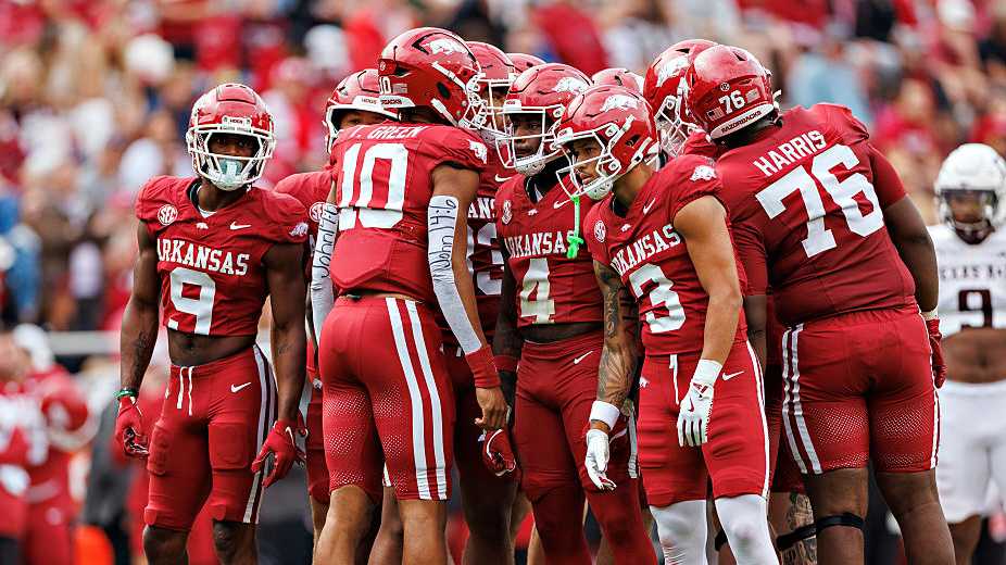 Arkansas falls to 2-6 after sixth straight loss