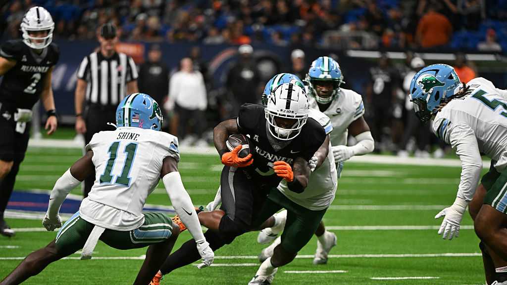 UTSA hands Tulane its first conference loss of season, CFP hopes take ...